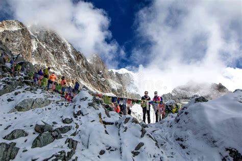 The Chola Pass Editorial Stock Image Image Of Rock 116530079