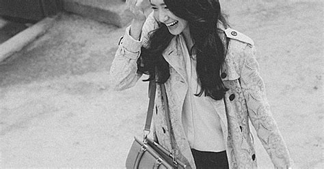 소녀시대 윤아 첫 솔로덕수궁 돌담길의 봄