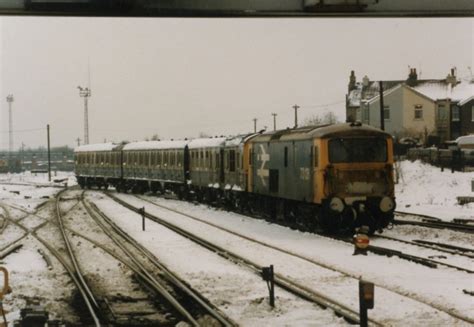 Tonbridge 17 January 1987 A Class 73 Drags An Icicle Bound Flickr
