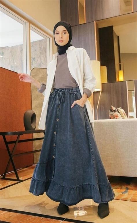 Inspirasi 5 Ootd Rok Jeans Hijab Yang Modis And Simple