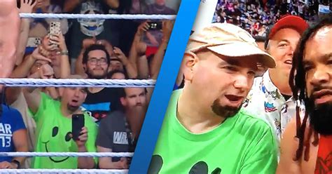 ¿quién Es The Green Shirt Guy El Aficionado De Wwe Más Rico En El Mundo