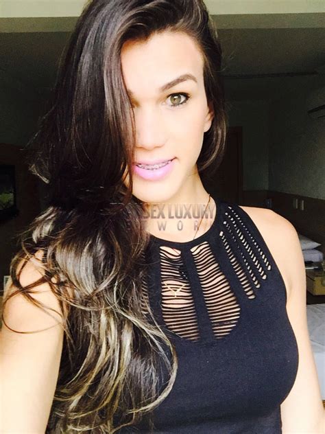 Larissa Bertucci Acompanhante Travesti • Transex Luxury