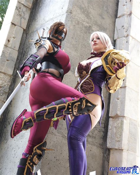 Dark Takes On Light In Ivy Vs Taki Cosplay Battle From Soul Calibur Bell Of Lost Souls