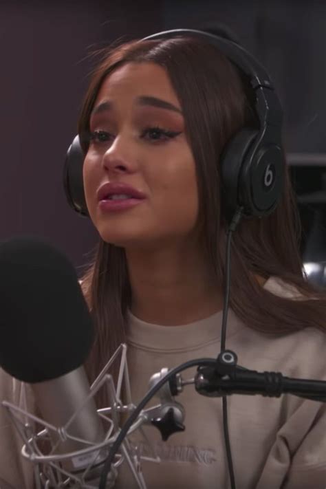 Ariana Grande Breaks Down Crying Talking About Manchester Bombing Artofit