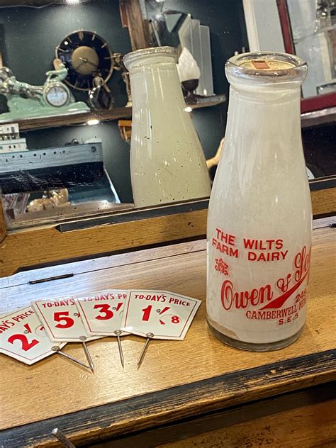 Rare 1960s Vintage Milk Bottle Wilts Farm Dairy Shop Display Piece