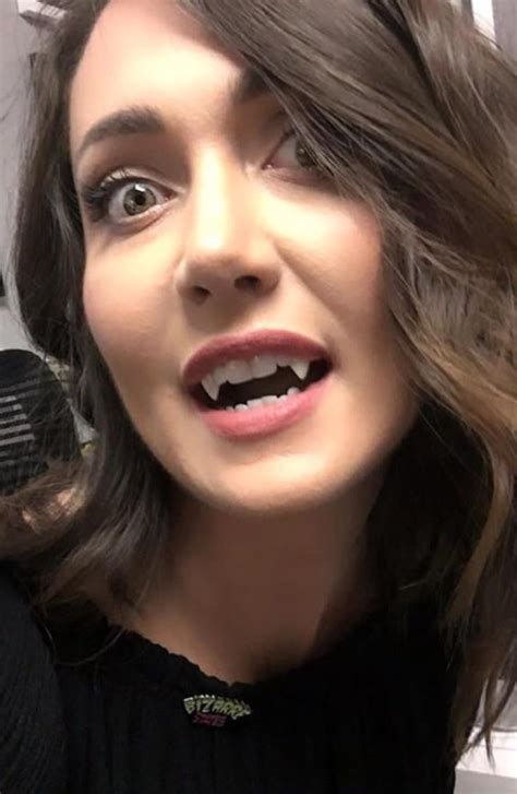Vampire R Jessicachobot