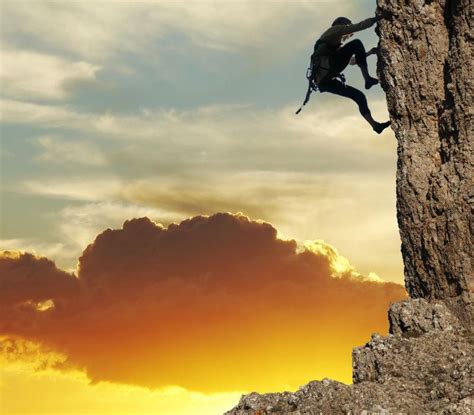 进行攀岩挑战图片 正在进行极限挑战攀岩挑战的人素材 高清图片 摄影照片 寻图免费打包下载