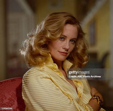 Cybill Shepherd 1986 Photos And Premium High Res Pictures Getty Images