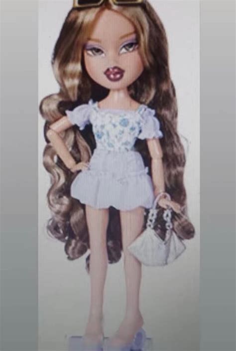 Persone Che Sembrano Bambole Bratz Interessato A Vendere Alcune Delle