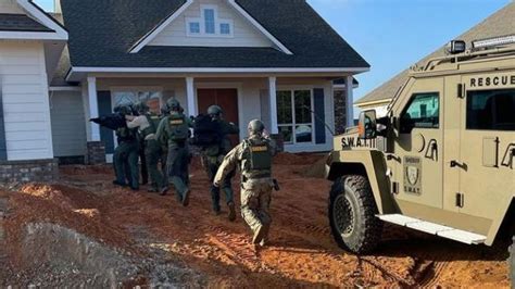 Baldwin County Sheriffs Office Swat Team Conducts Training