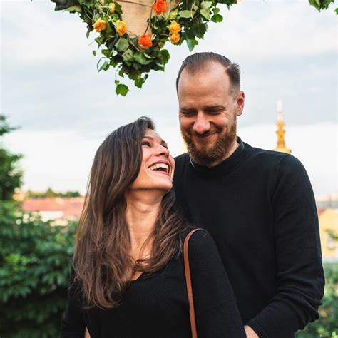 Cover Celebrity And Lifestyle