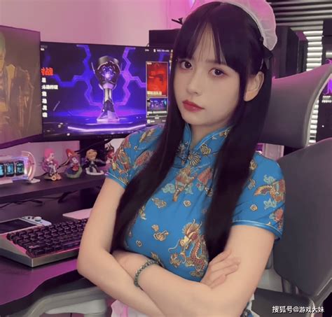 周淑怡复播人气直线下降，徒弟反而火了，颜值和身材都比她高直播平台奈奈