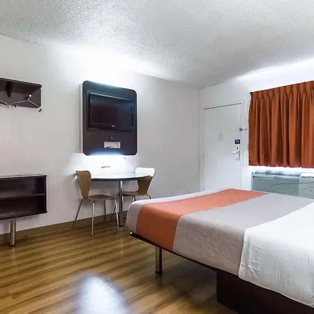 Motel 6 Long Beach Ca International City
