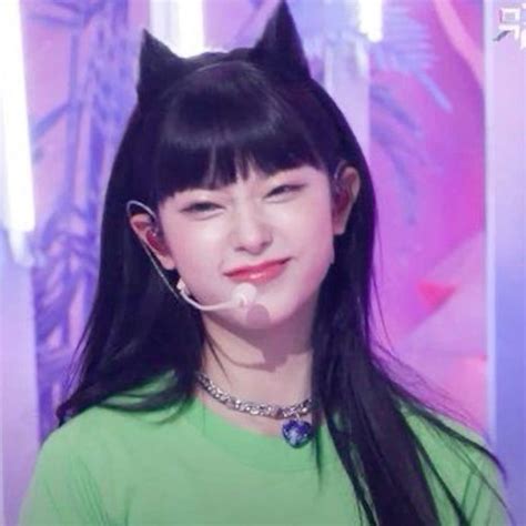 Hearin Icon In 2024 New Jeans Style Kpop Girls Cute Girls