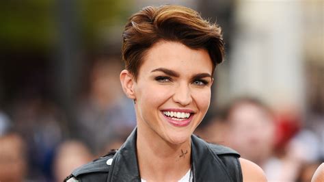 The Cw Casts Ruby Rose As Batwoman For New Series Scifinow