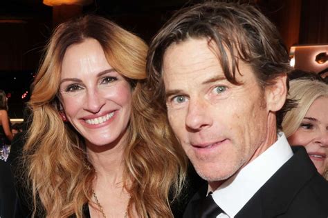 Julia Roberts Danny Moder Have Rare Date Night At Golden Globes 2026