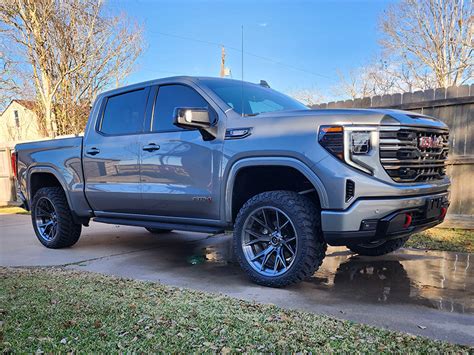 2023 Gmc Sierra 1500 22x10 Fuel Fusion Forged Wheels 27550r22 Nitto