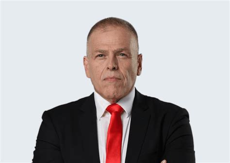 תלונה הוגשה נגד רונן ברגמן בחשד שקיבל מידע מסווג ערוץ 14 C14