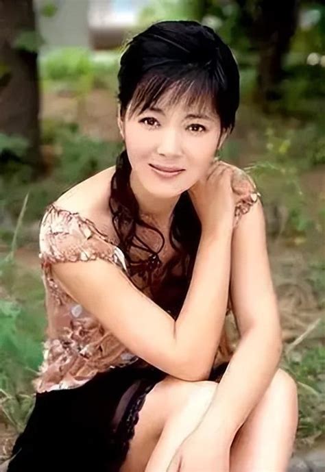 王茜华的个人资料简介（演员王茜华：我这辈子最正确的决定，就是45岁高龄为小丈夫生儿子） 人物集