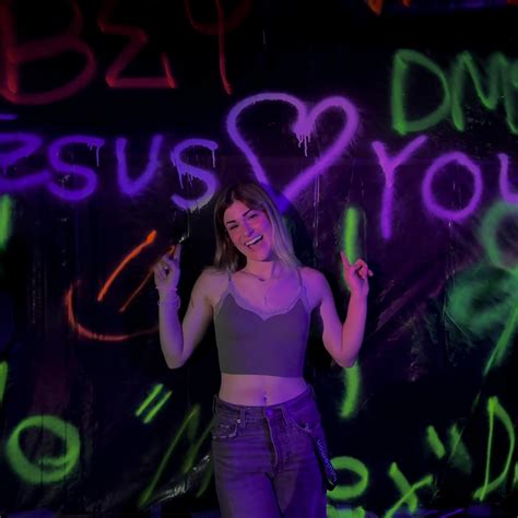 Olivia Helmig Oliviahelmig • Instagram Photos And Videos