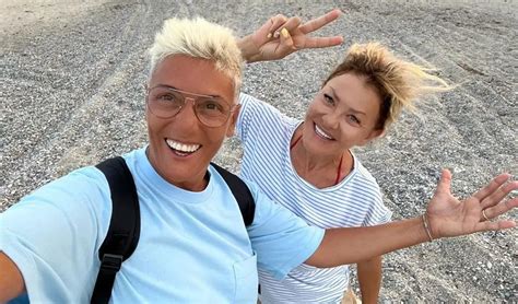 Eva Grimaldi Mentre Il Mio Ex Marito Mi Accarezzava Pensavo A Imma