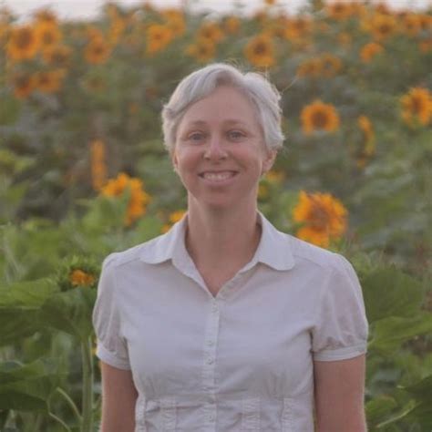 יעל עופר הראל טיפול רגשי לילדים ובוגרים עובדת סוציאלית ופסיכוטרפיסטית