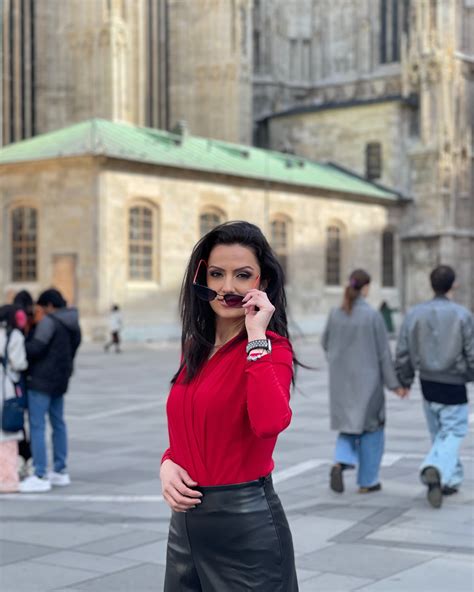 Buket Sevinç Aykın 🖤 Instagram