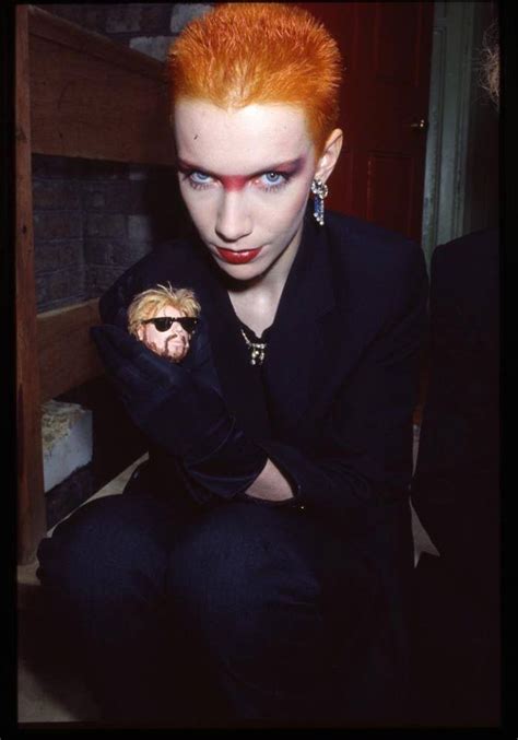 Пин от пользователя Elena Karateeva на доске Annie Lennox Музыканты