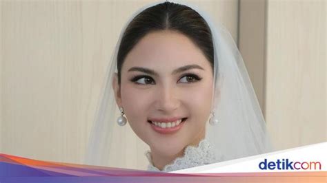 7 Foto Jessica Mila Cantik Maksimal Saat Menikah Pesonanya Bak Grace Kelly