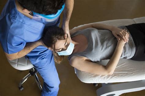 자꾸 머리가 아파29세女 목 꺾는 이것 받고 사망 무슨 일