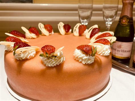 Pink Princess Cake Andersens Danish Bakery And Restaurant