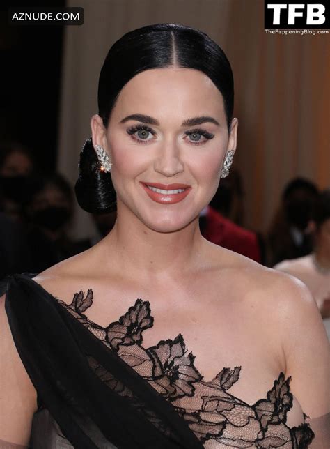 Katy Perry Sexy Seen Showing Off Her Hot Curves At The Met Gala In New