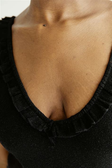 Beautiful Woman Chest Photos Download The Best Free Beautiful Woman