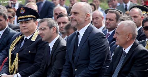Arratia E Klement Balilit Rama I Shkon Në Zyrë Metës Ngjarjet E Ditës