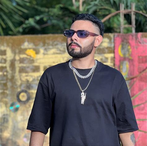 La Bella Gamer Anuncia Un TrÍo Amoroso Para La PÁgina Azul 😳 La Bella Gamer Anuncia Un TrÍo