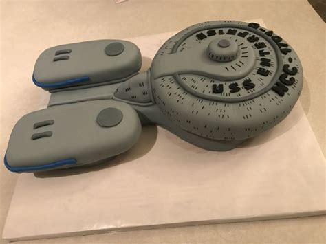 Pin By Coolcakesbyjuan On My Cool Cakes Star Trek Enterprise I Cool