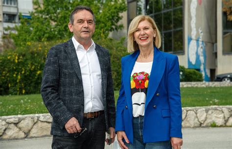 Slobodna Dalmacija Branka Ramljak I Tomislav Mamić Dostavili Potpise Nadaju Se Drugom Krugu I