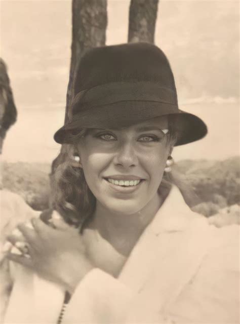 Ünlülerin Eski Fotoğrafları Ünlülerin Eski Halleri Ünlülerin Son Halleri Yaşam Haberleri