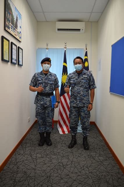 Pemakaian Lencana Jurulatih Tudm Bagi Pegawai Cawangan Perundangan