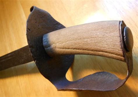 American Colonial Or British Naval Cutlass Ca 1730 1770s Figure 8 Iron