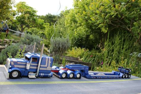 Model Truck Builder Com