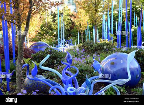 Discover Chihuly Garden And Glass Seattle A Masterpiece Of Glass Art
