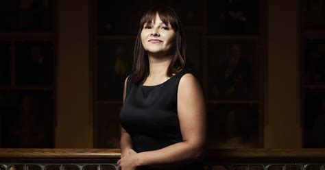 Tā Bija Absolūta Personības Sašķelšanās Kā Pianiste Liene Circene Uzzināja Ka Ir Adoptēta