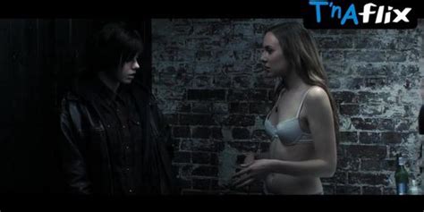 Kavya Thapar Underwear Scene In Cat