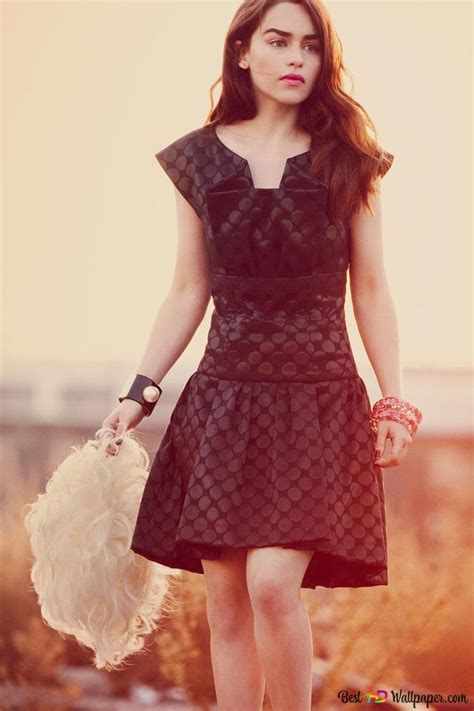 Emilia Clarke Vs Magazine 2k Wallpaper Download