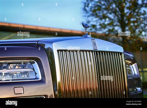 Rolls royce phantom rolls royce hi-res stock photography and images - Alamy
