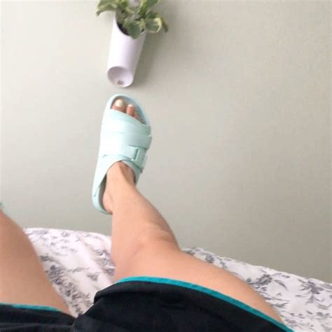 Nina Kiris Feet