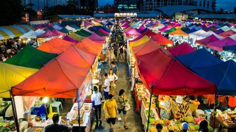 A Guide To Bangkoks Night Markets Famous For Food