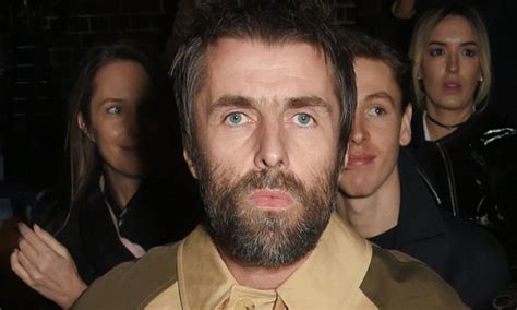 Munich Police Deny Liam Gallaghers Teeth Claims Daily Mail Online