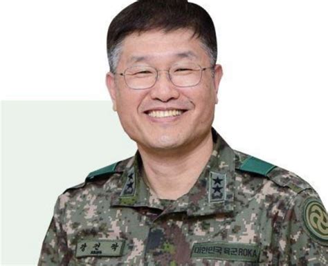 2021 장성 인사 황대일 합참차장 박양동 6군단장 강건작 중장 2021년 육군 소장 진급 명단 해병대 장군 진급자